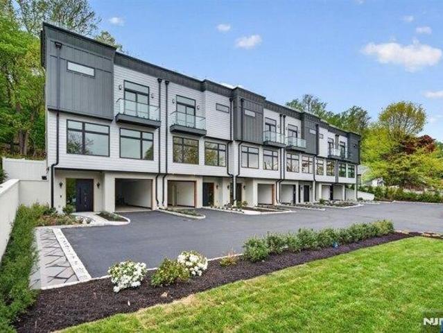 house with 3 bedroom, Clifton NJ DS102318629