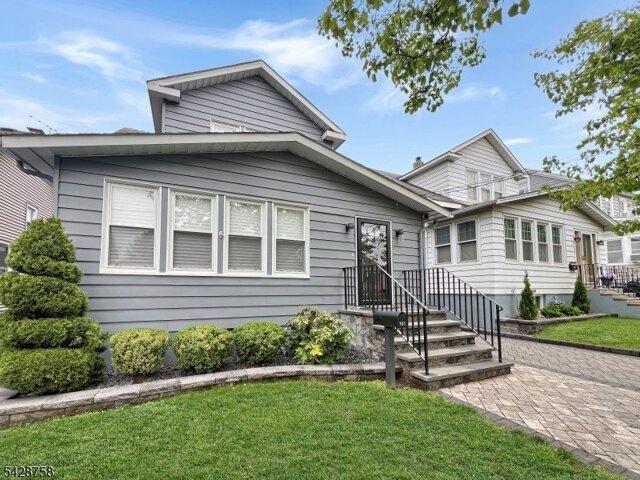 house with 3 bedroom, Clifton NJ DS102475198