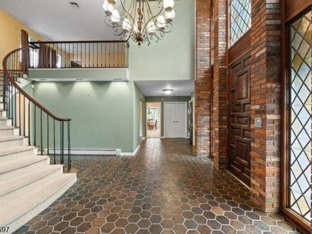 house with 3 bedroom, Clifton NJ DS102825701