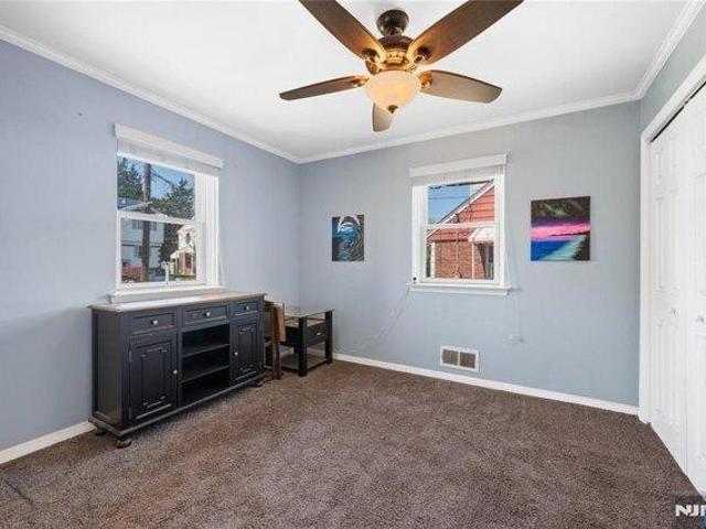 house with 3 bedroom, Clifton NJ ES104112657