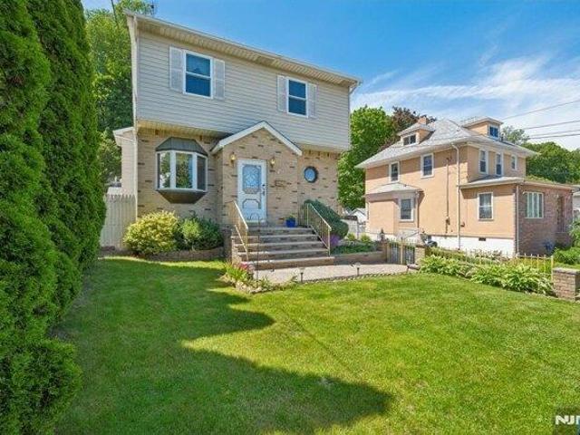 house with 3 bedroom, Clifton NJ ES104188451
