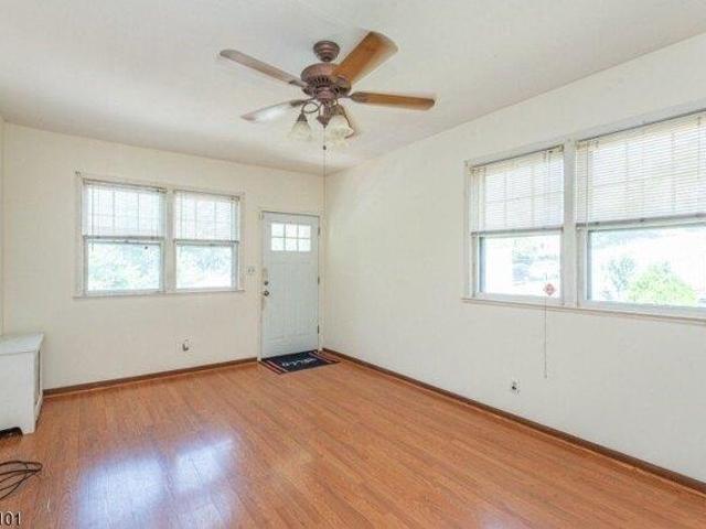 house with 3 bedroom, Clifton NJ ES104191631