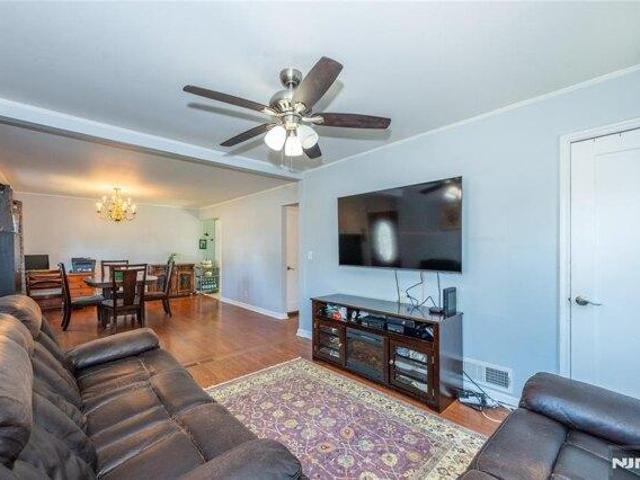 house with 3 bedroom, Clifton NJ ES104234646