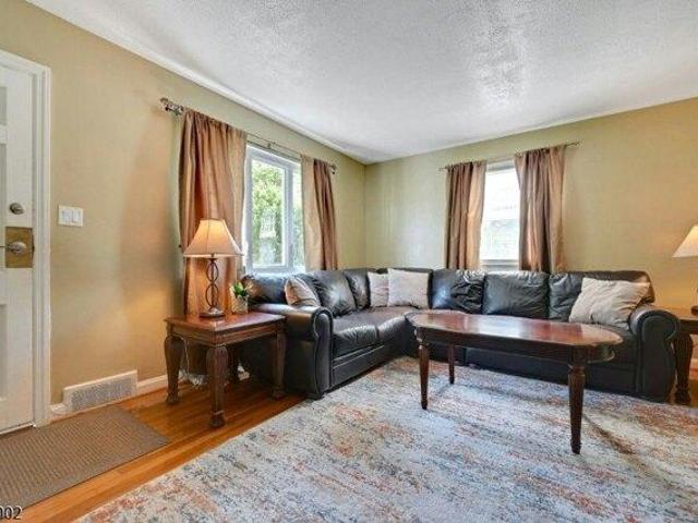 house with 3 bedroom, Clifton NJ ES104330220