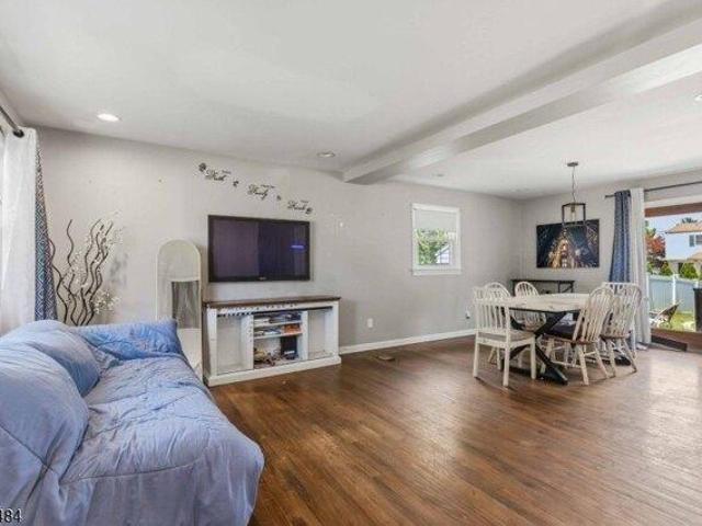 house with 3 bedroom, Clifton NJ ES104649675