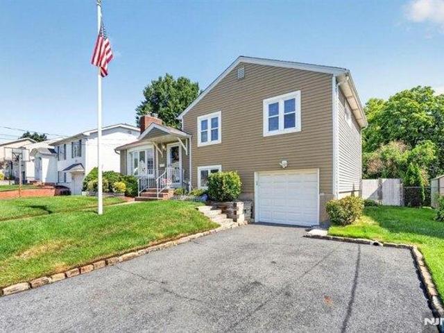 house with 3 bedroom, Clifton NJ ES104905968