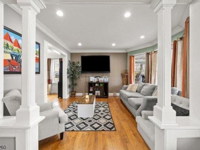 house with 3 bedroom, Clifton NJ ES104947154
