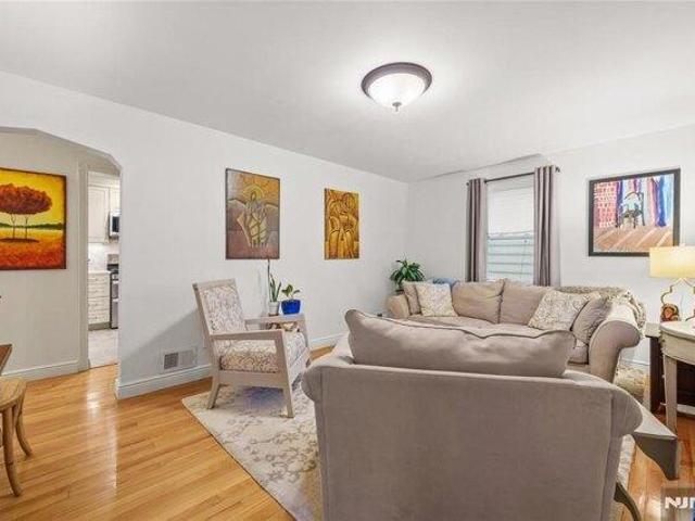house with 3 bedroom, Clifton NJ ES105124795