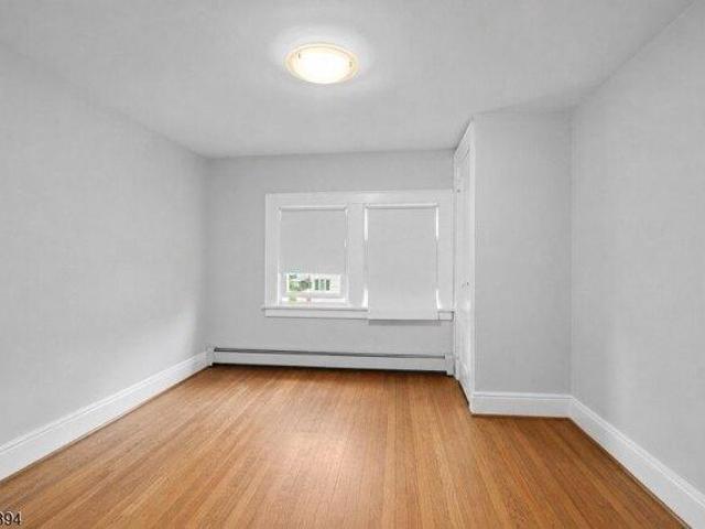 house with 3 bedroom, Clifton NJ ES105127111