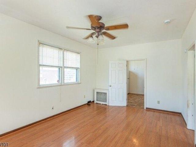 house with 3 bedroom, Clifton NJ ES105123704