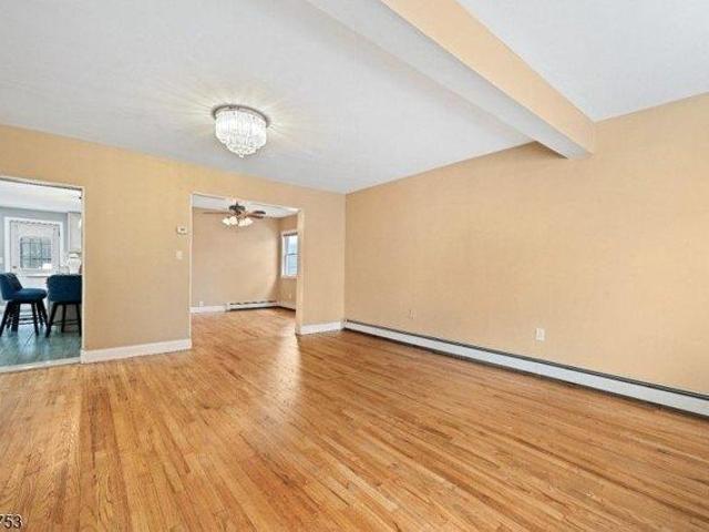 house with 3 bedroom, Clifton NJ ES105232846