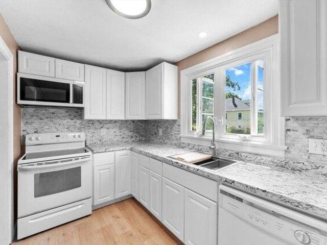 house with 3 bedroom, Clinton MA DS102411353