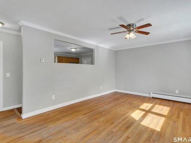 house with 3 bedroom, Clinton CT ES104539213