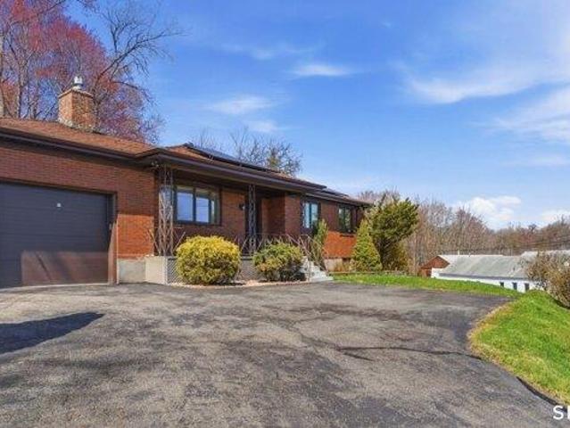 house with 3 bedroom, Cromwell CT DLS102476207