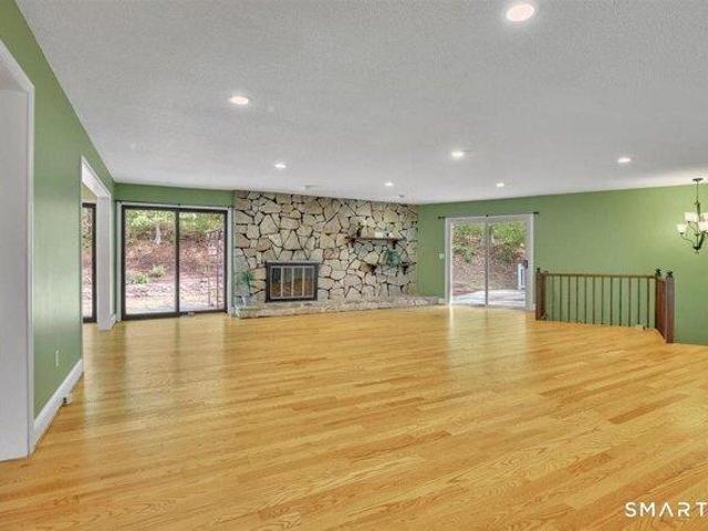 house with 3 bedroom, Cromwell CT DS102476962