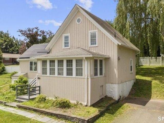 house with 3 bedroom, Cromwell CT ES104077137