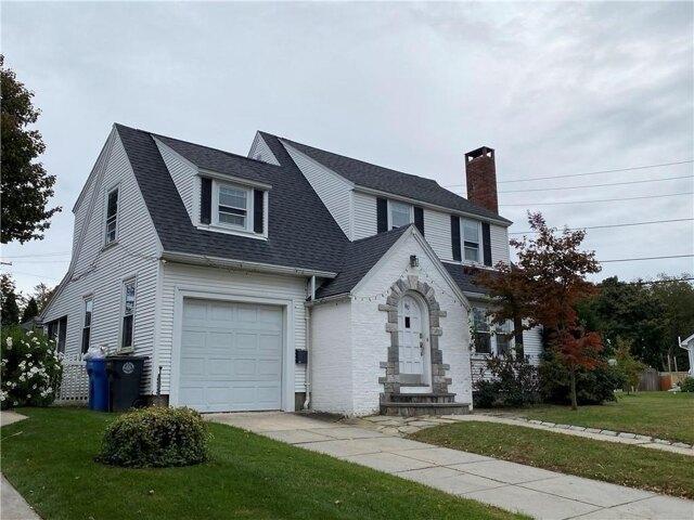 house with 3 bedroom, Cranston RI DLS93106555