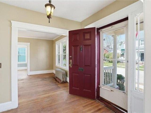 house with 3 bedroom, Cranston RI DLS101575796