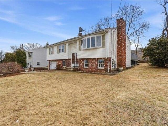 house with 3 bedroom, Cranston RI DLS101661539