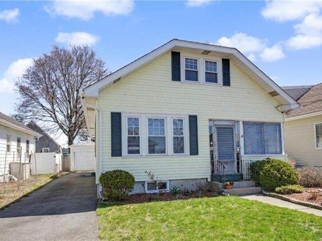 house with 3 bedroom, Cranston RI DLS101748926