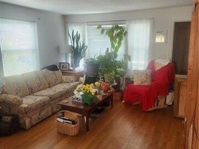 house with 3 bedroom, Cranston RI DLS102409129