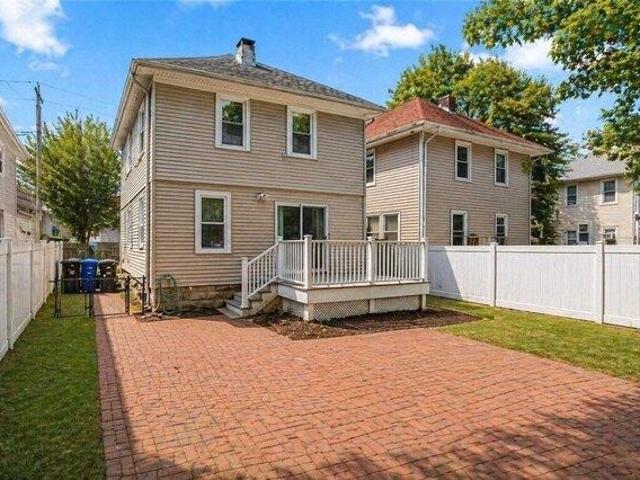 house with 3 bedroom, Cranston RI DLS102409354
