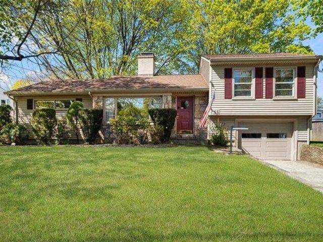 house with 3 bedroom, Cranston RI DLS102062417
