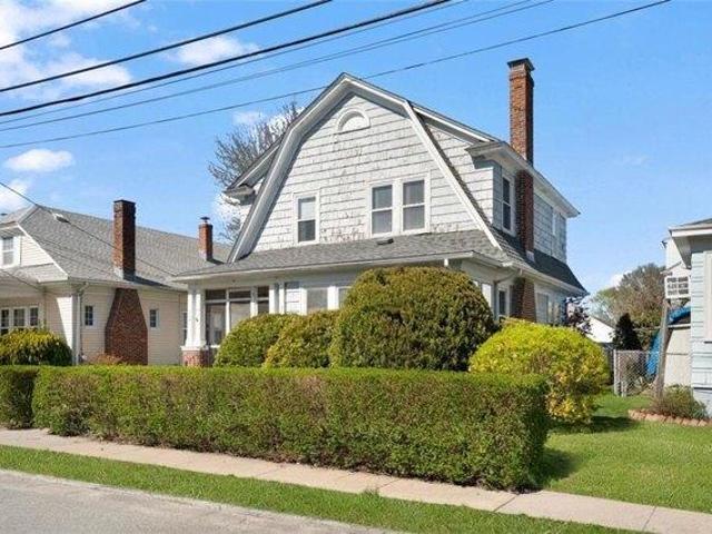 house with 3 bedroom, Cranston RI DLS102119012
