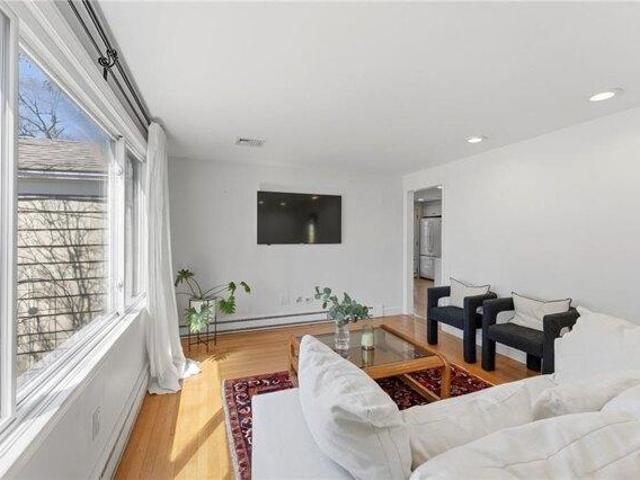 house with 3 bedroom, Cranston RI DLS102154506