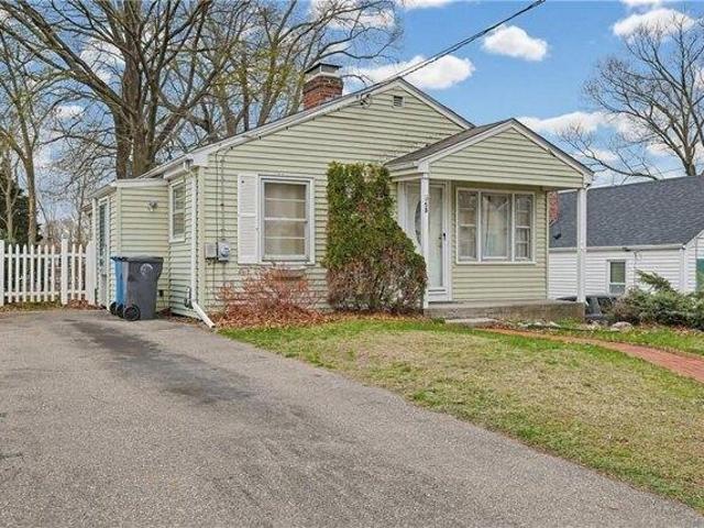 house with 3 bedroom, Cranston RI DLS102155972