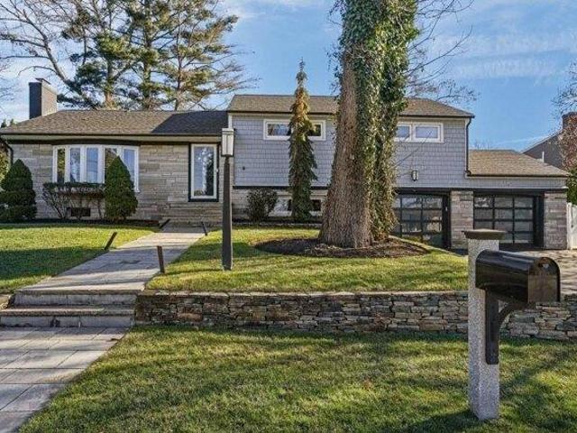 house with 3 bedroom, Cranston RI DLS102284734