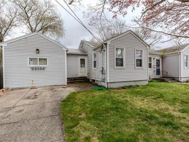 house with 3 bedroom, Cranston RI DLS102342974