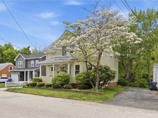 house with 3 bedroom, Cranston RI DLS103036622