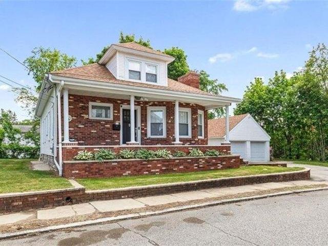 house with 3 bedroom, Cranston RI DLS103037054