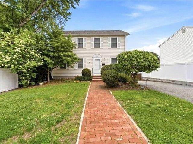 house with 3 bedroom, Cranston RI DLS103071139
