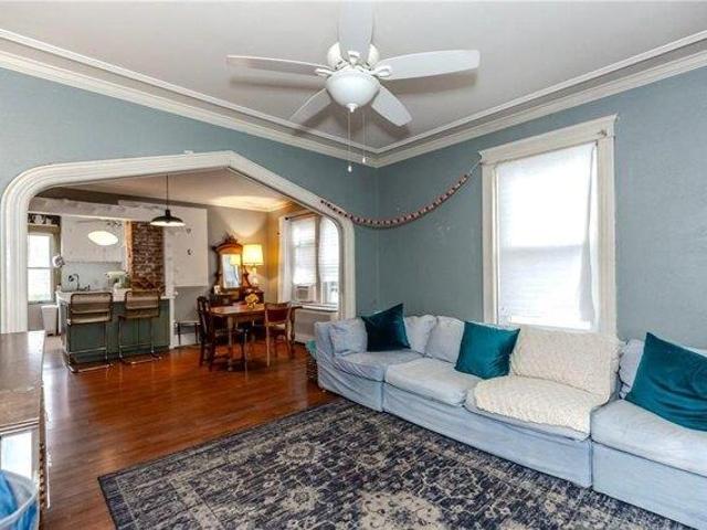house with 3 bedroom, Cranston RI DS102258736