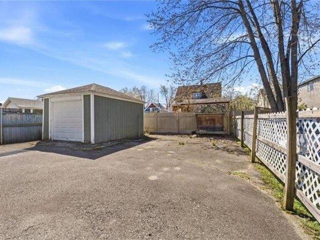 house with 3 bedroom, Cranston RI DS102212307