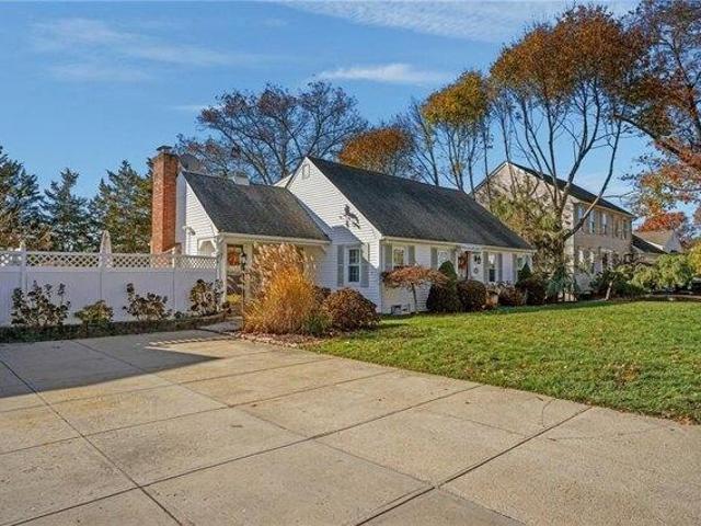 house with 3 bedroom, Cranston RI DS102409232