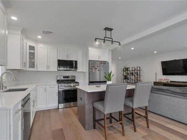 house with 3 bedroom, Cranston RI DS102584800