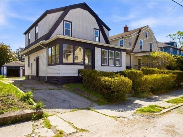 house with 3 bedroom, Cranston RI DS102586710