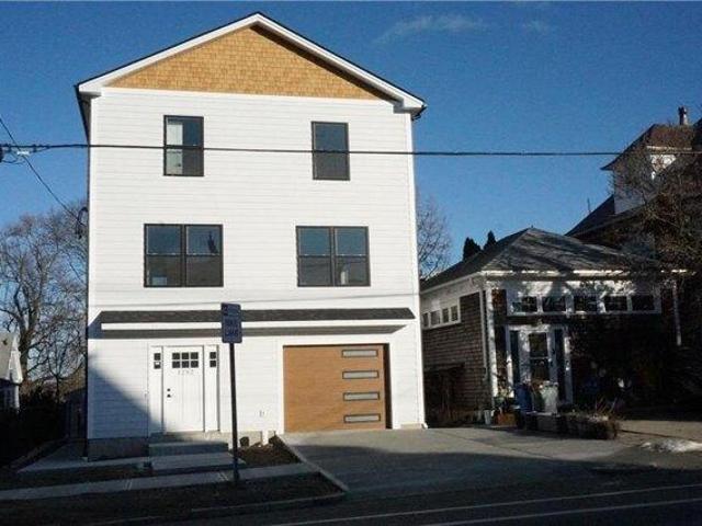 house with 3 bedroom, Cranston RI DS102591795