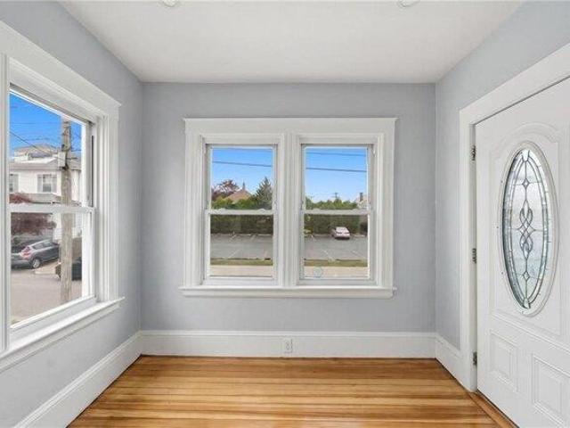 house with 3 bedroom, Cranston RI DS102633303