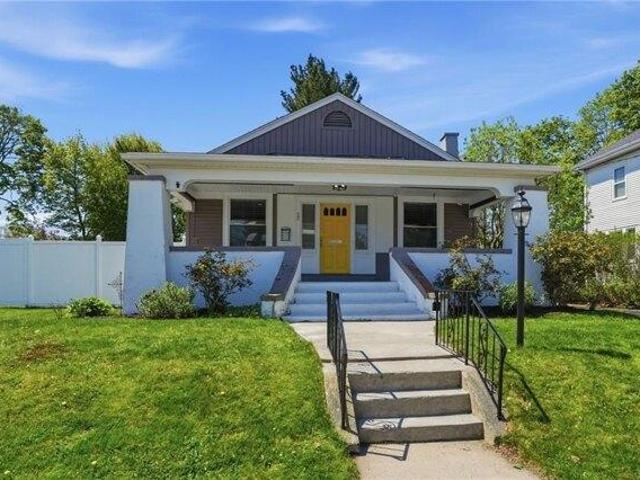 house with 3 bedroom, Cranston RI DS102633767