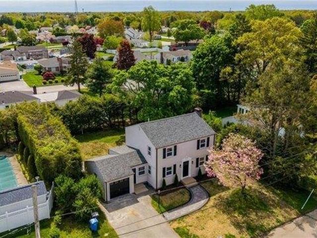 house with 3 bedroom, Cranston RI DS102635516