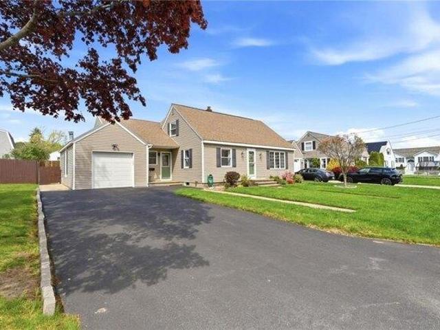 house with 3 bedroom, Cranston RI DS102708692