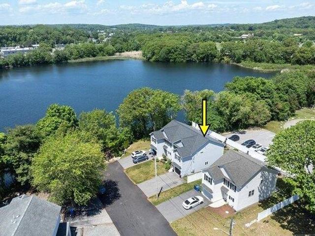 house with 3 bedroom, Cranston RI DS102823598