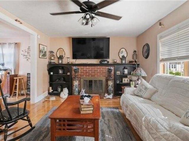 house with 3 bedroom, Cranston RI DS103073633