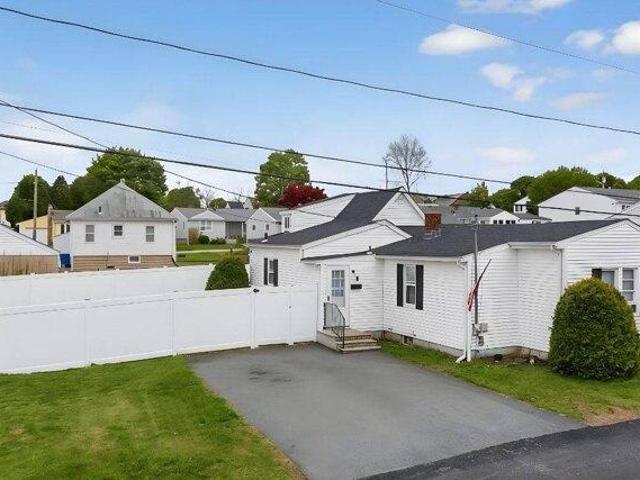 house with 3 bedroom, Cranston RI DS103017169