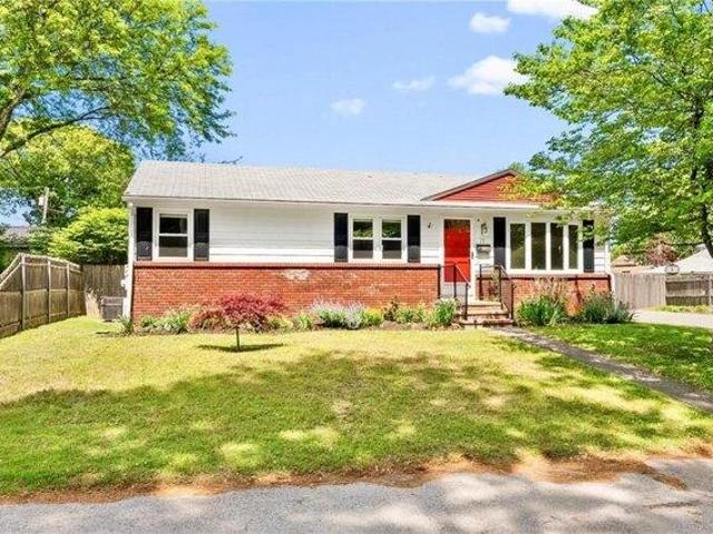 house with 3 bedroom, Cranston RI DS103037818