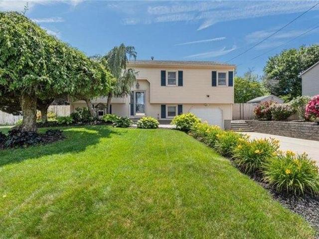 house with 3 bedroom, Cranston RI DS103498248